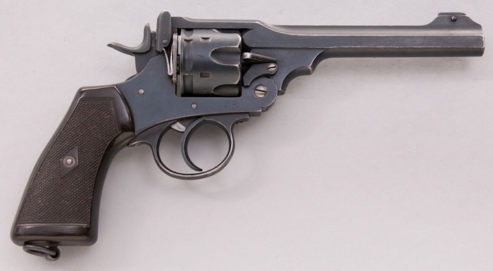 Iconic Handguns – Splendid Isolation