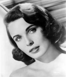 Classic Beauty: Rosemarie Bowe – Splendid Isolation