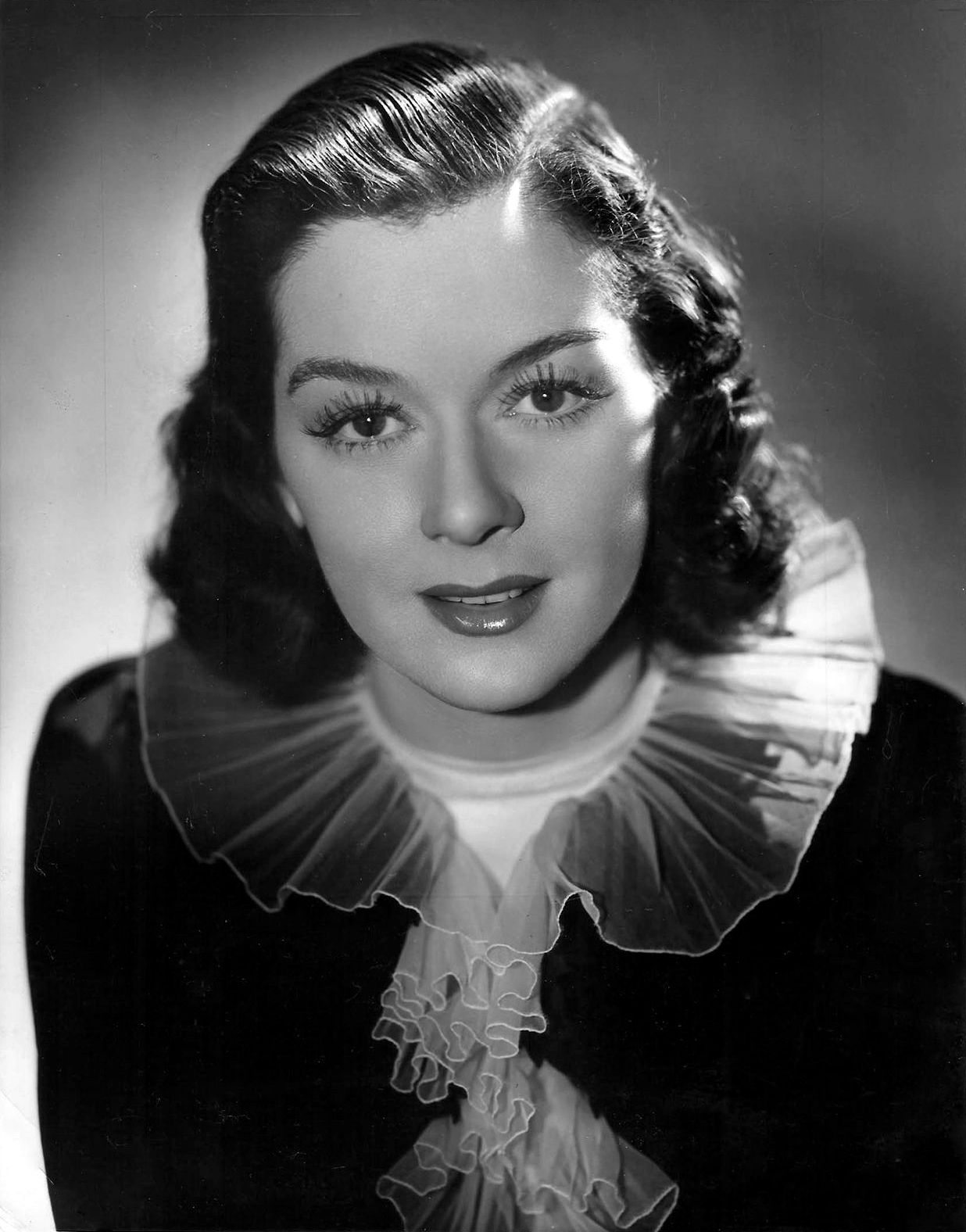 Classic Beauty: Rosalind Russell – Splendid Isolation
