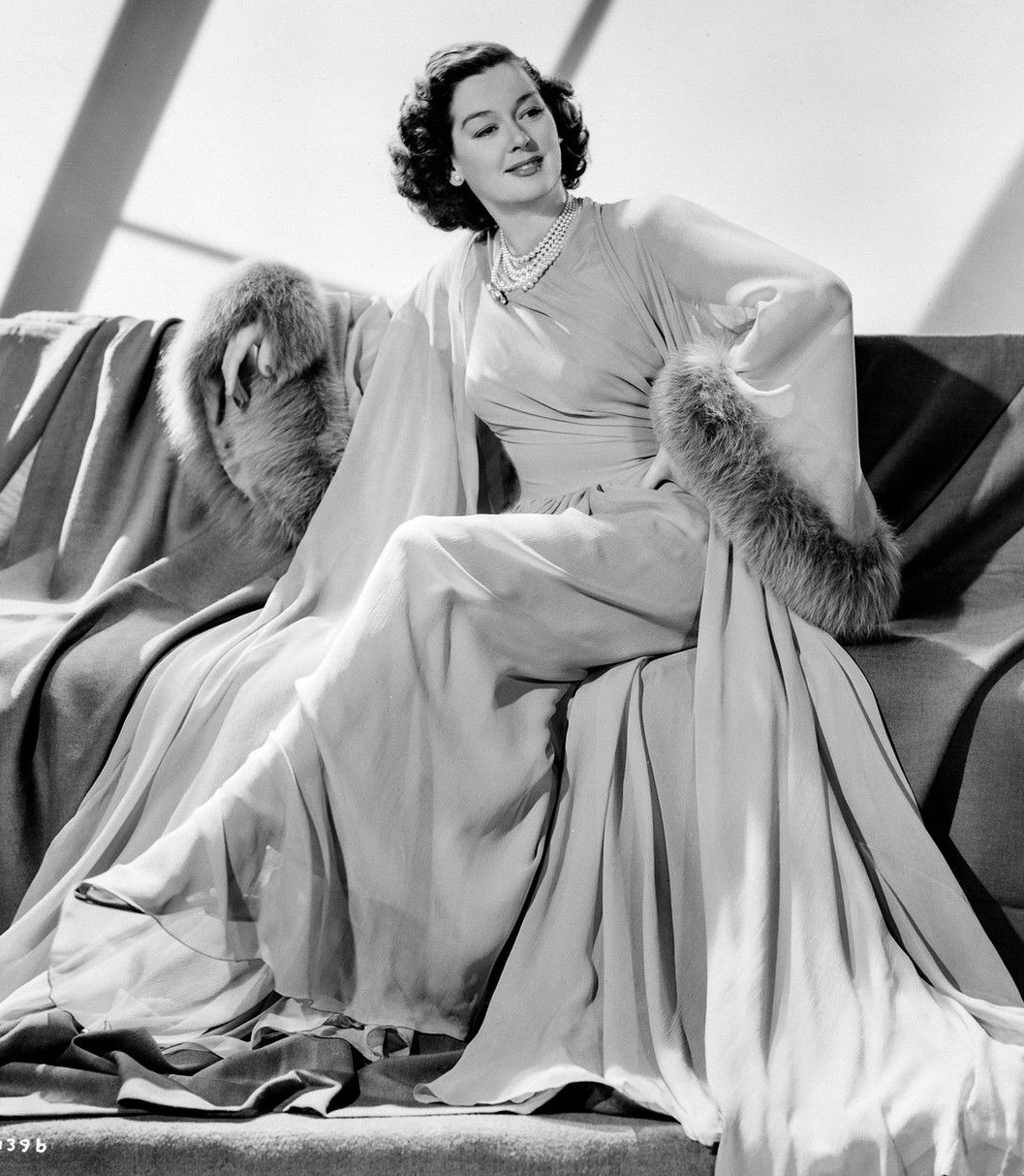 Classic Beauty: Rosalind Russell – Splendid Isolation